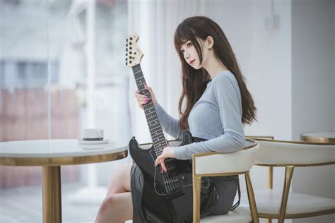 封疆疆v吉他妹妹 7952×5304 美女图片 花猫壁纸