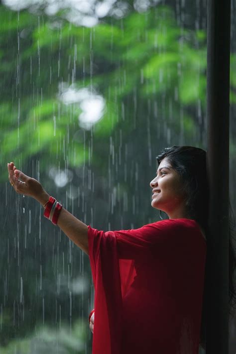 Rainy Day Photography Couple In Love Photography Love Couple Photo