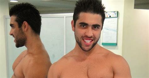 Mecs Gays Virils Riccardo