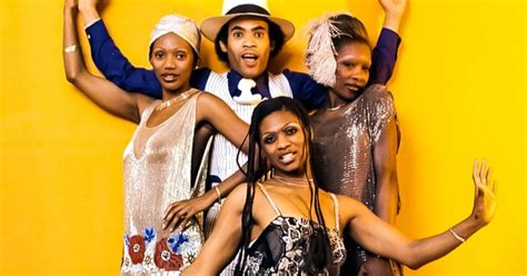 Mengenal Ibu Dibjo Sosok Legendaris Dalam Jual Beli Tiket Blibli Friends