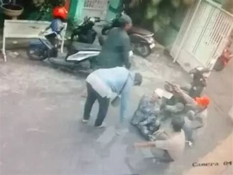 Guru SDIT Di Gresik Diduga Menjadi Korban Penganiayaan Sekelompok Orang