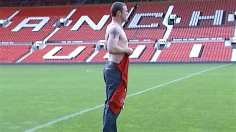 Mutv Archive Wayne Rooney Unveiled As A Man Utd Player In 2004