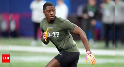 Quinyon Mitchell “i Thought The Dude Died” Eagles Star Quinyon Mitchell Gets Coffin Parade