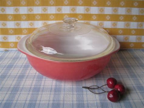 Pyrex Pink Flamingo Round Casserole With Lid 2 Quart 024 Etsy Pink
