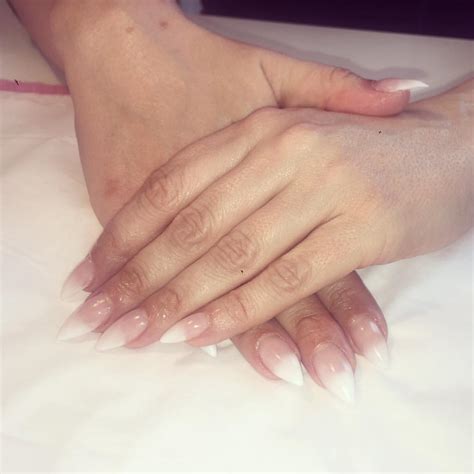 Bowie Aesthetics €35 For A Full Set Of Beautiful Gelacrylic Nails 💅💅