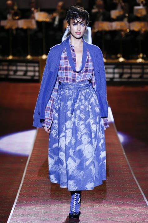 These Iconic Runway Moments Of Irina Shayk Will Make Your Jaw Drop