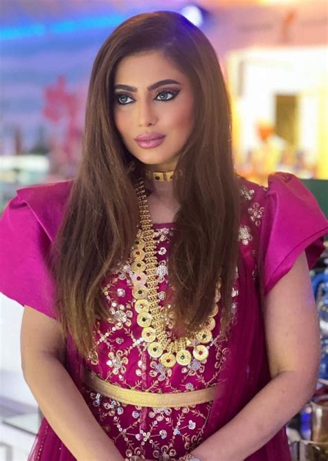 في عيد ميلاد الفنانة البحرينية شذى سبت الـ 42 أبرز إطلالاتها عبر السنين