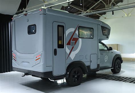 自由炮房车