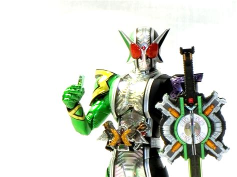 Shfiguarts 仮面ライダーw サイクロンジョーカーエクストリーム（真骨彫製法） といず・くろすおーばー！