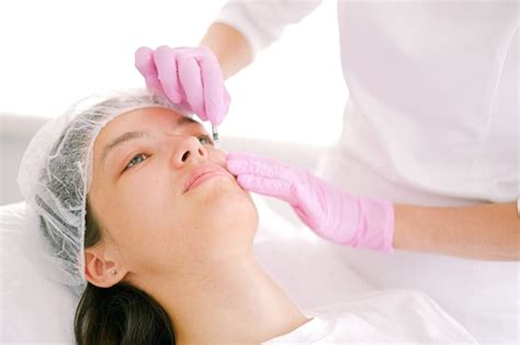 Ácido Hialurônico Ou Retinol Diferenças E Qual Usar Na Sua Pele