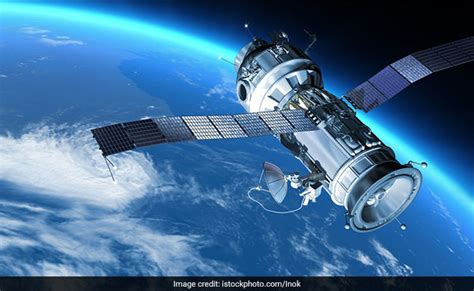 Us Spy Satellite Being Stalked By Russian Spacecraft In Earths Orbit
