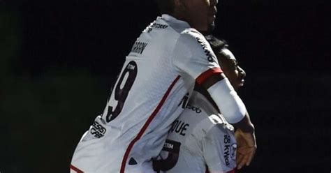 Flamengo sai atrás mas consegue o empate fora contra o Red Bull Bragantino