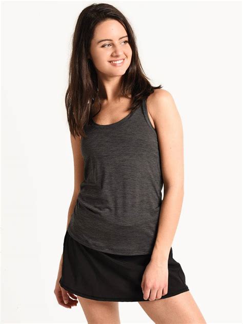 Vuori Lux Performance Tank Saint Bernard