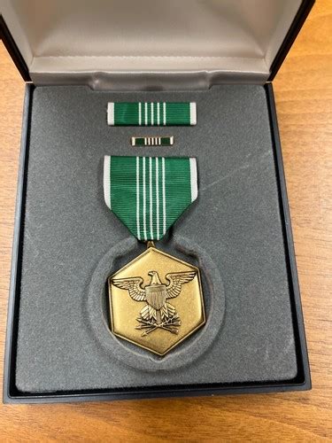 Us Army Commendation Medal Arcom Set Lapel Pin Ribbon And Case