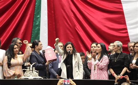 Luisa María Alcalde titular de Segob entrega Quinto Informe de AMLO