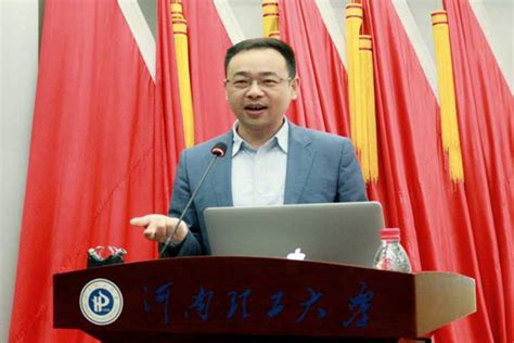 “枪林弹雨中成长”华为全国高校巡讲走进我校 河南理工大学新闻网