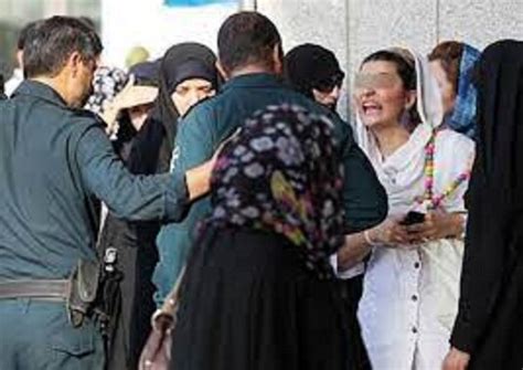 از گشت ارشاد آبی برای حجاب گرم نمی شود چه چیزی وبالِ گردنِ حجاب است
