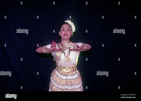 Mohiniyattam Mohiniattam A Classical Dance Form From Kerala Believed