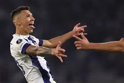 Con Un Golazo Del Sanjuanino Rubén Botta Talleres Le Ganó A Barcelona