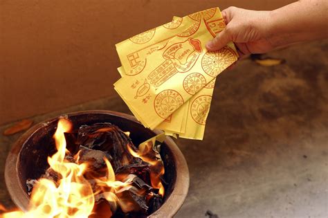Hungry Ghost Chinese Festival Festival Of Hungry Ghosts China The
