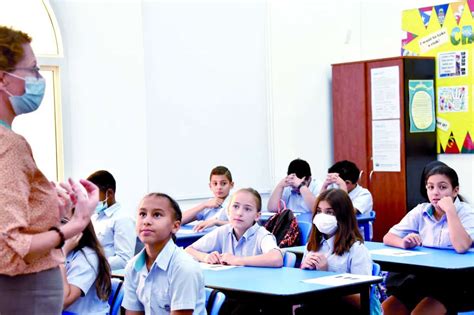 عرض مقاطع جنسية للطلاب داخل مدرسة في مصر وغضب واسع