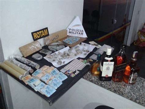 G1 PM encontra haxixe LSD ecstasy e droga sintética casal em MG