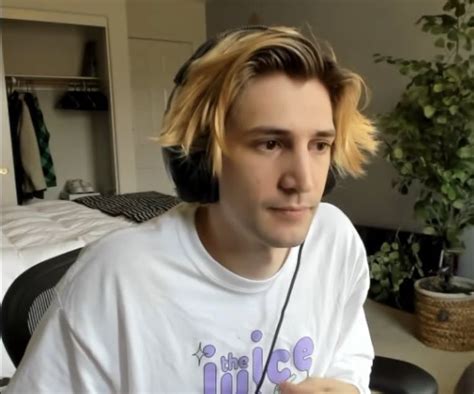 Pin By Clover On Xqc Purple Need Layout Hair Styles Hair Style