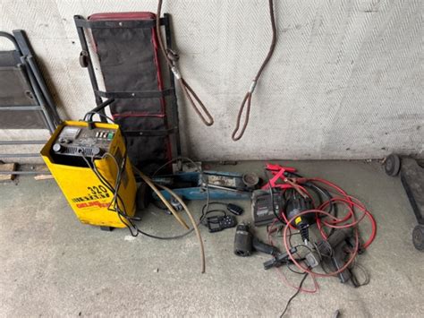 Tools For Car Workshops E G Jump Starter Fault Code Reader Ps Auction We Value The