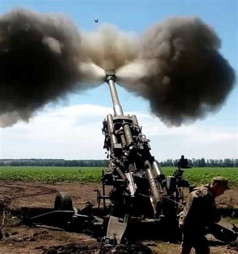 Воїни 40 бригади точно влучили у ворожий склад боєприпасів (ВІДЕО)