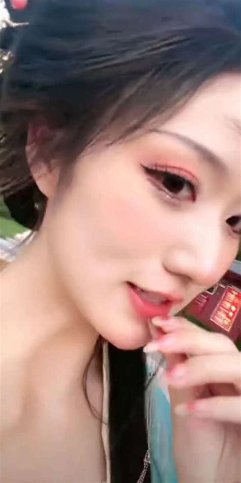网红正妹焕儿私密片遭外流 本人承认 已报警