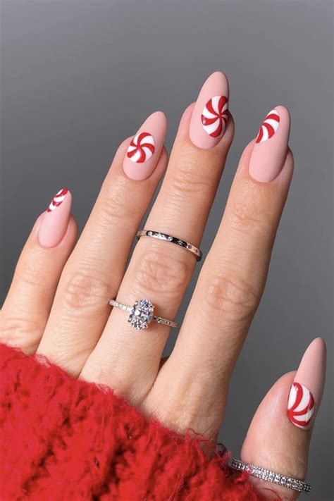 20 Candy Cane Nails To Get You Into The Holiday Spirit Your Classy Look