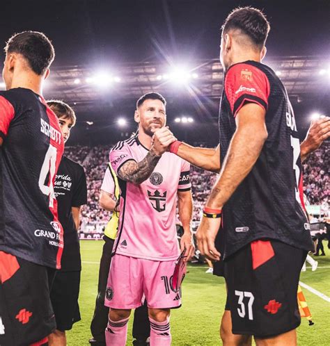 Lionel Messi Dikabarkan Ngambek Setelah Ditarik Keluar Lapangan PASJABAR