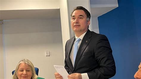 Deva Partisinde Kurucu Isim Istifa Etti Özgün Kocaeli Gazetesi