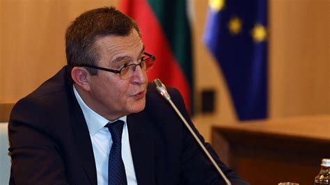 МОН уведоми директорите на училищата за процедурата на МВР при бомбени заплахи Новини бг