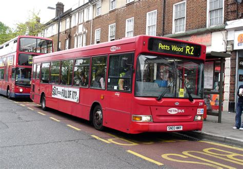 London Bus Routes Route R2 Biggin Hill Valley Orpington Walnuts