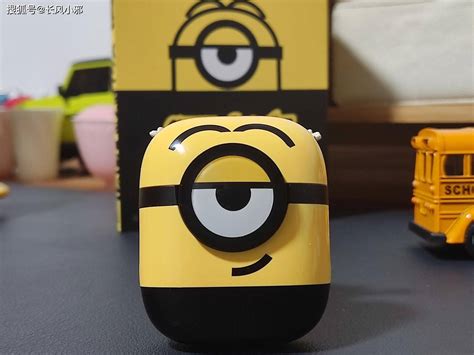 萌趣大眼又好听—漫步者我是minions小黄人联名版蓝牙耳机体验充电游戏包装