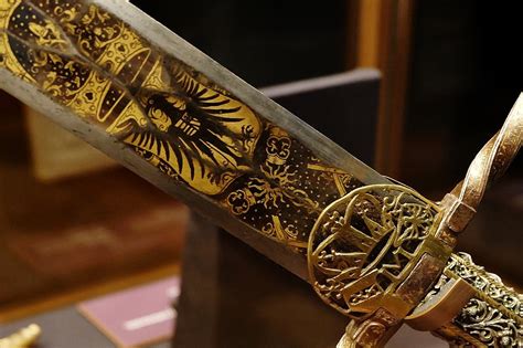 신성 로마 제국 황제 막시밀리안 1세의 검과 갑옷 미스터리공포 에펨코리아