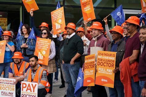 Doctors Strikes Row Escalates As Nhs Leaders Claim Walkouts Are