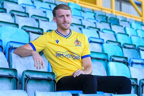 Midfielder Ryan Kavanagh Joins The Town Barry Town United