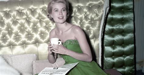 Let Grace Kellys Style Inspire Your Next Outfit Choice