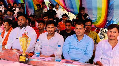बेरोजगार युवा क्रिकेट क्लब प्रतियोगिता के समापन में मुख्य अतिथि युवा