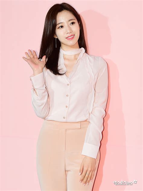 함은정 사랑스러운 손 인사 엑 s HD포토