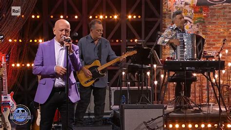 Enrico Ruggeri Canta Firenze Canzone Triste Gli Occhi Del