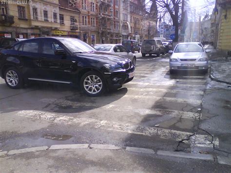 Smecher Cu Bmw A Parcat In Mijlocul Strazii Foto Ştiri De Cluj