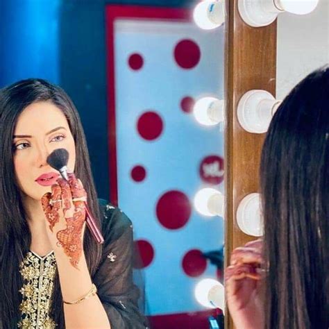 Pin By Jigz On Pakistani News Anchors News Anchor Anchor