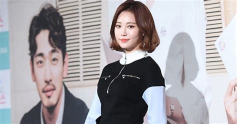 [포토] 걸스데이 유라 늘씬한 각선미 뽐내며~