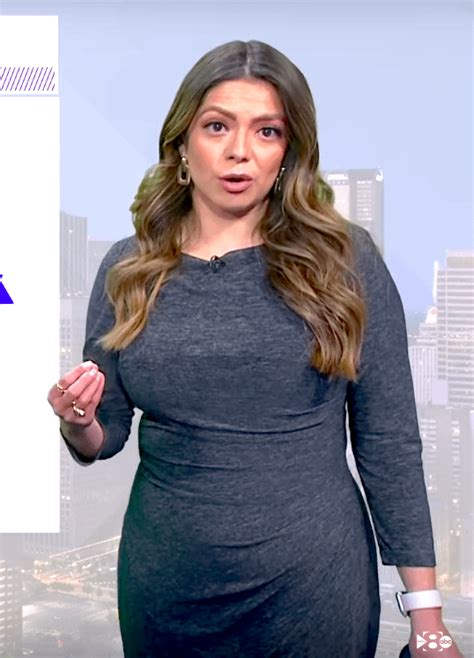 Mariel Ruiz Rcurvynewswomen