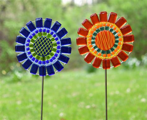 Fused Glass Garden Flower Monty