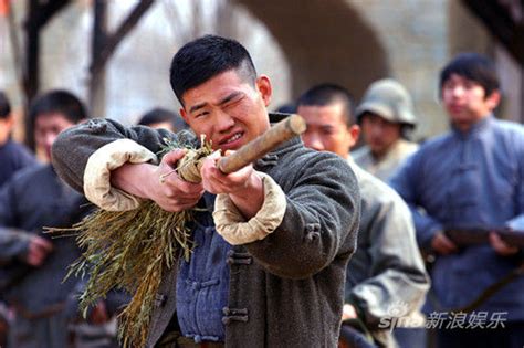 《向着炮火前进》热播 谢孟伟亮最新功夫影音娱乐新浪网