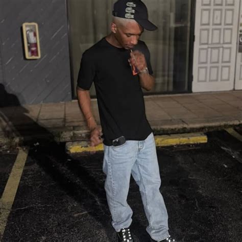 Markin Markin X Threads Say More